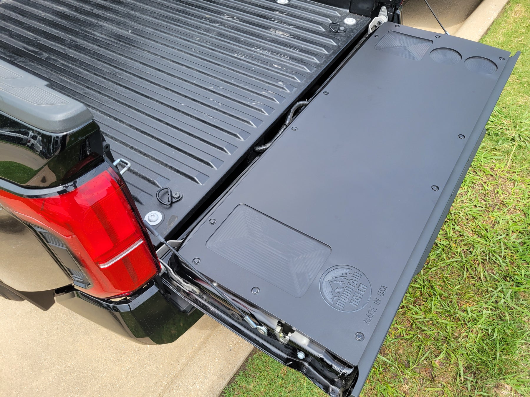 Tailgate Tables – Mountain Hatch USA